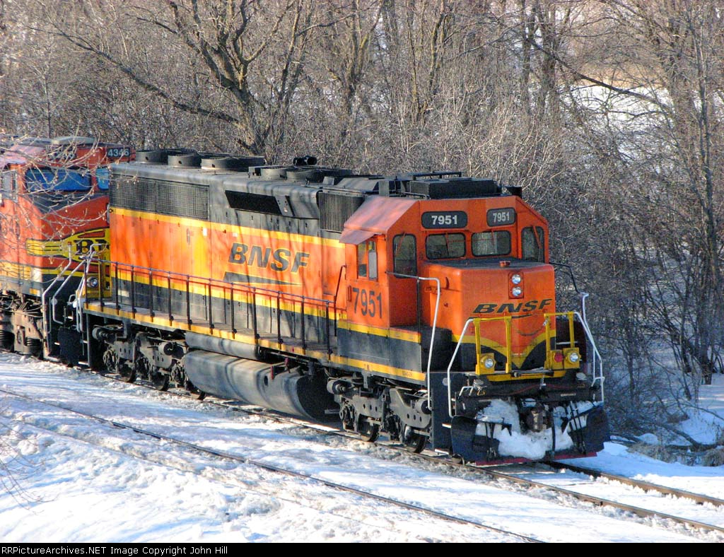 100226019 Eastbound BNSF Manifest Waits In siding